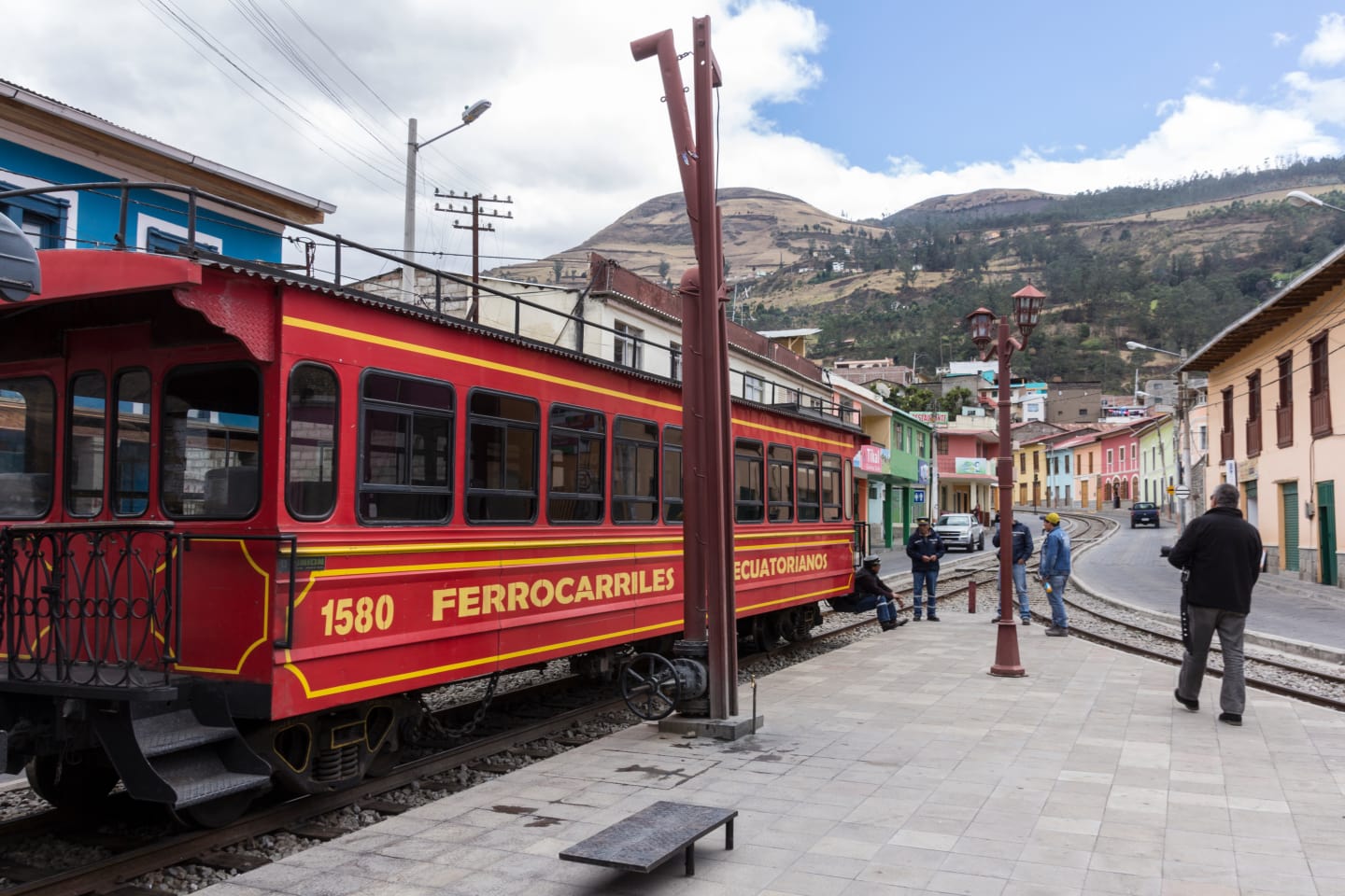 Riding the Train Down the Devil's Nose | Ecuador Travel Photos